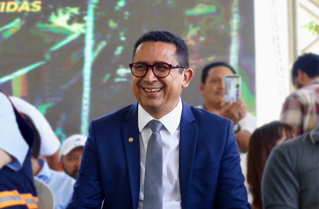 ALEAM - Daniel Almeida participa da cerimônia da assinatura da ordem de ...